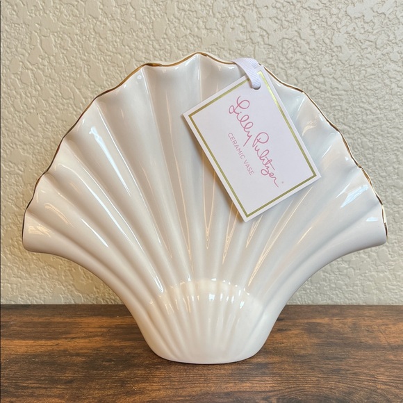 Lilly Pulitzer | Accents | Lilly Pulitzer Resort White Shell Vase ...